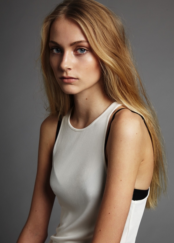 Introducing Anna-Sophia Evers | item // Wilma Wakker Model Management